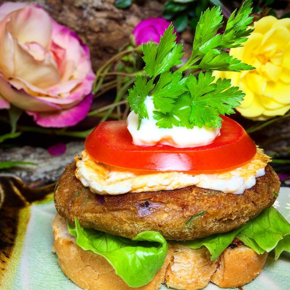 HAMBÚRGUER VEGANO DE LENTILHA E GRÃO-DE-BICO - Receitas saudáveis com a ...