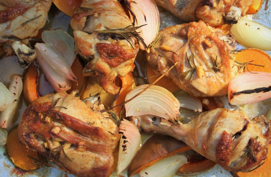 FRANGO ASSADO SIMPLES E DELICIOSO (COXA E SOBRECOXA) - Receitas ...